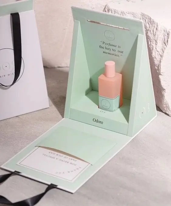 Membuat Pengalaman Unboxing Kemasan Tak Terlupakan untuk Customer Anda